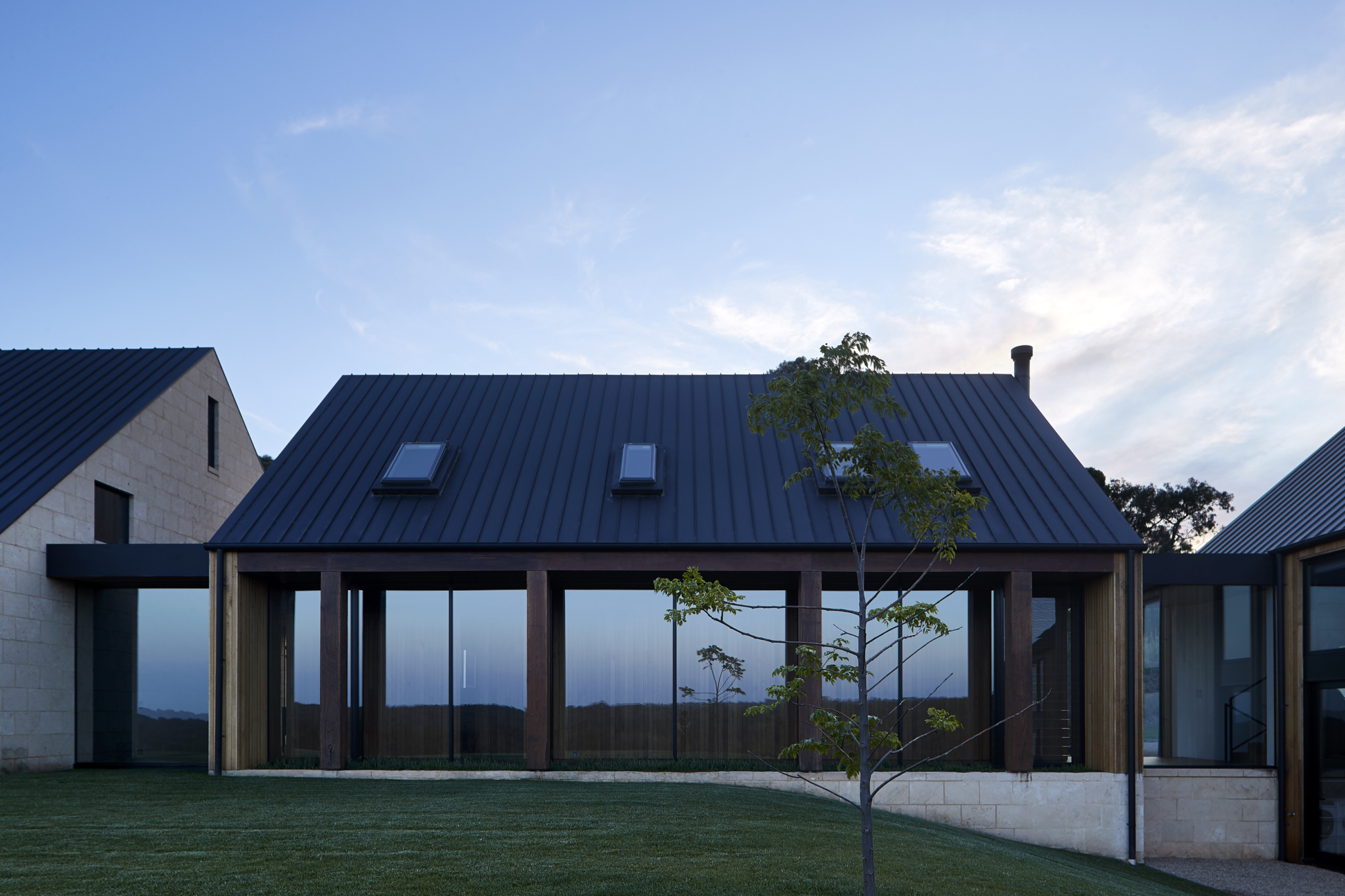 Abe McCarthy Architects & Alice Villella Interior Design : Flinders ...
