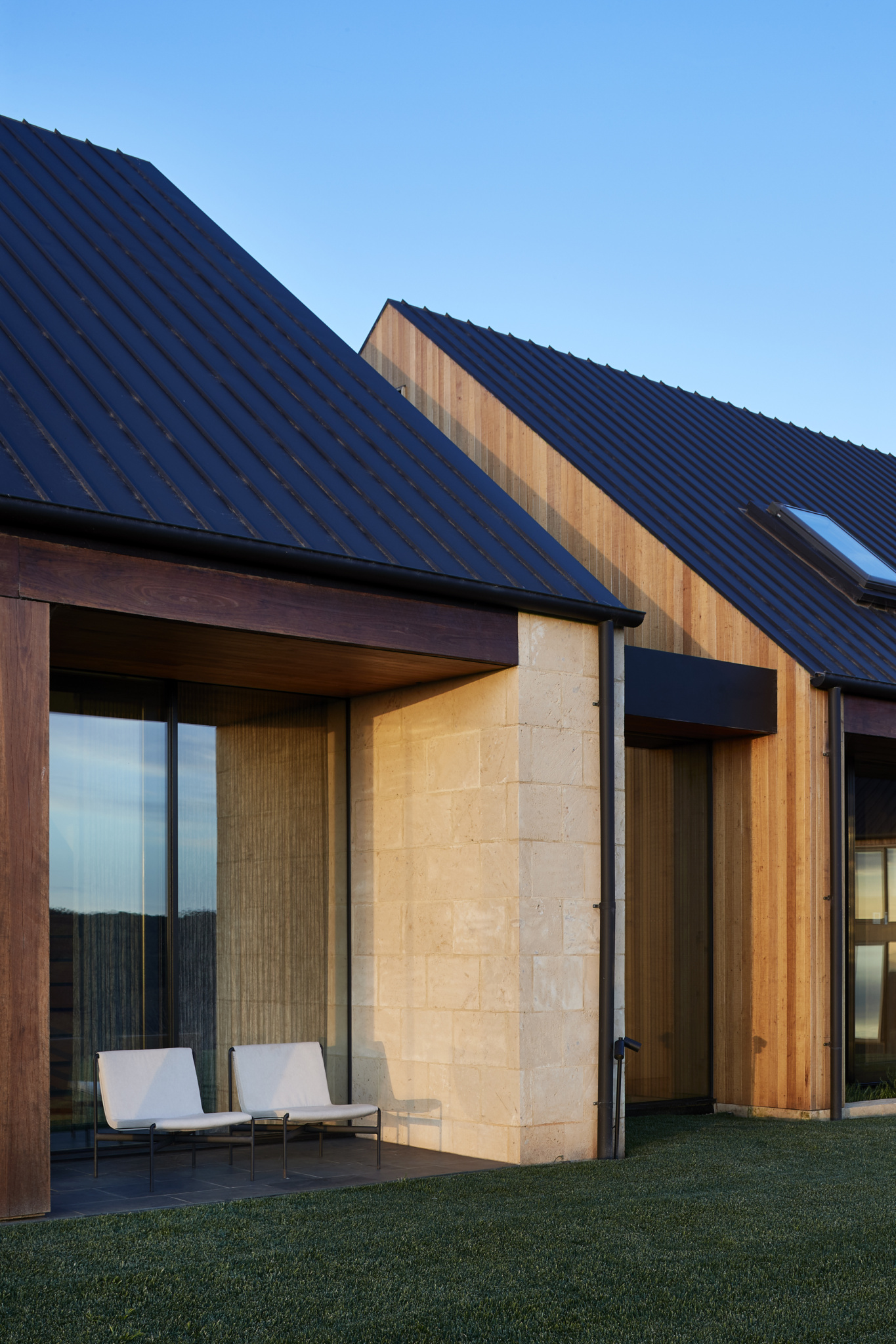 Abe McCarthy Architects & Alice Villella Interior Design : Flinders ...